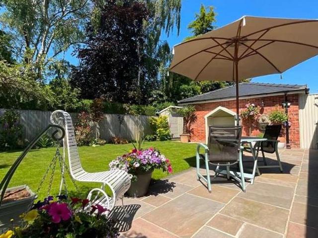4 bed house for sale