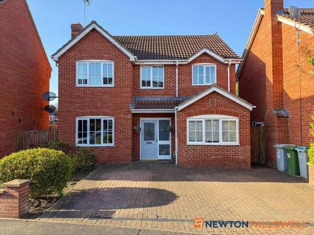 4 bed house for sale