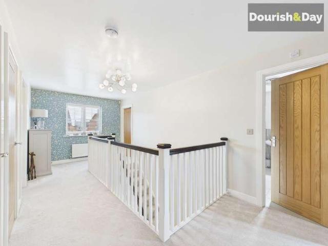 4 bed house for sale