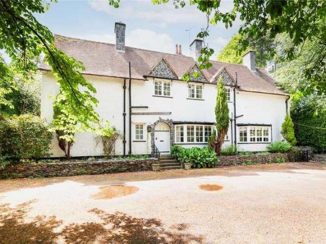 4 bed house for sale