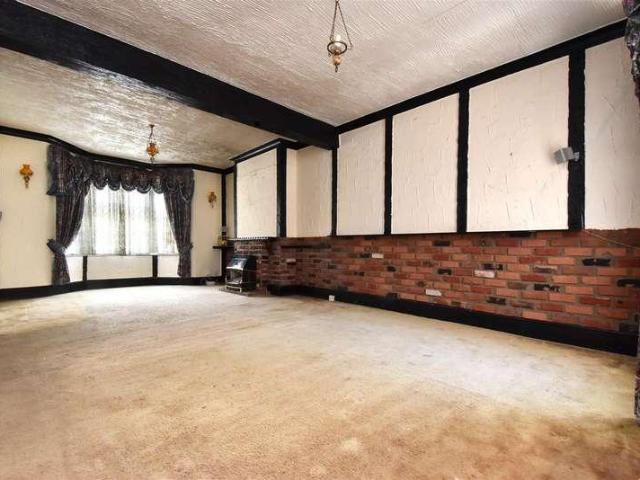 4 bed house for sale