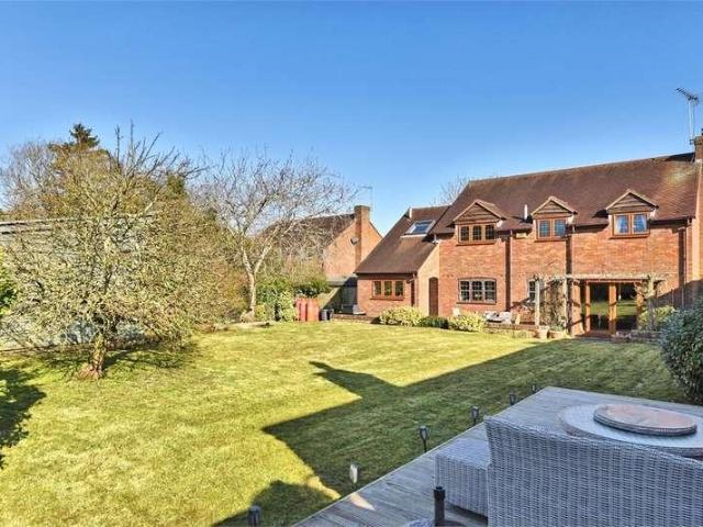 4 bed house for sale