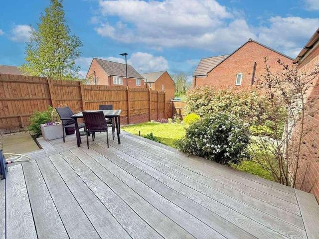 4 bed house for sale