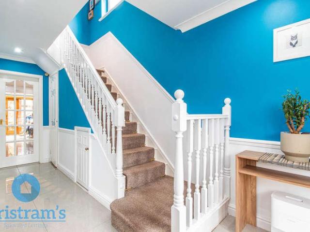 4 bed house for sale