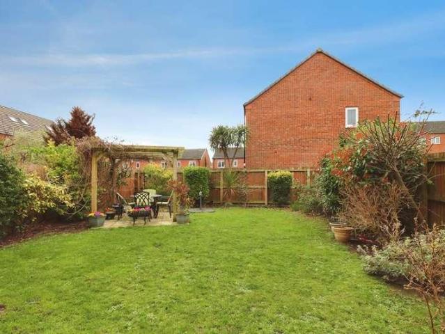 4 bed house for sale