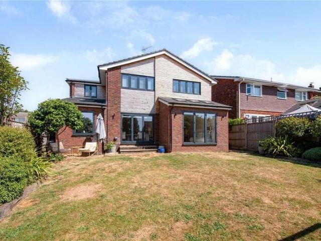 4 bed house for sale