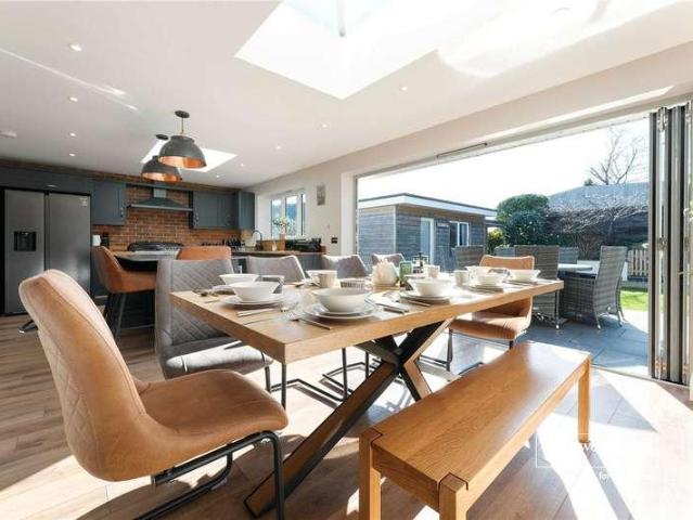 4 bed house for sale