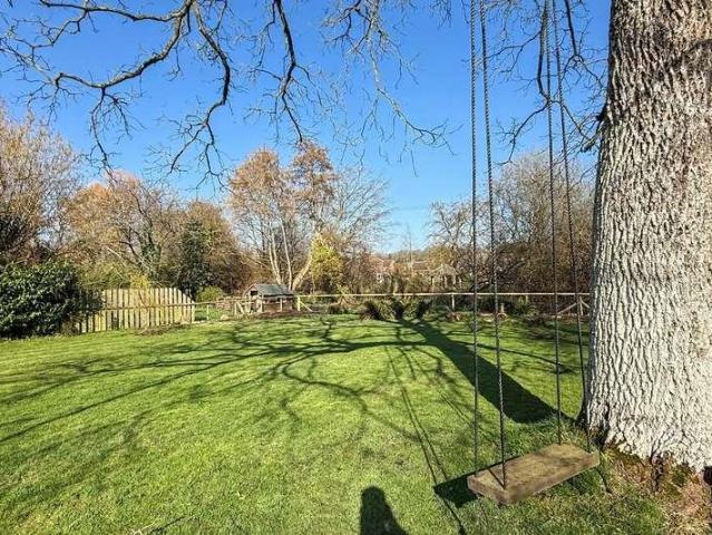 4 bed house for sale