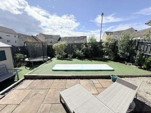 4 bed house for sale