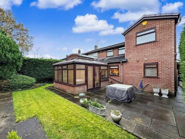 4 bed house for sale