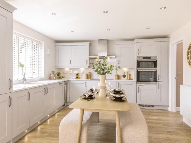 4 bed house for sale