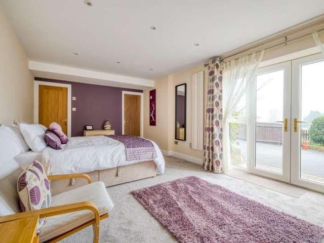 4 bed house for sale