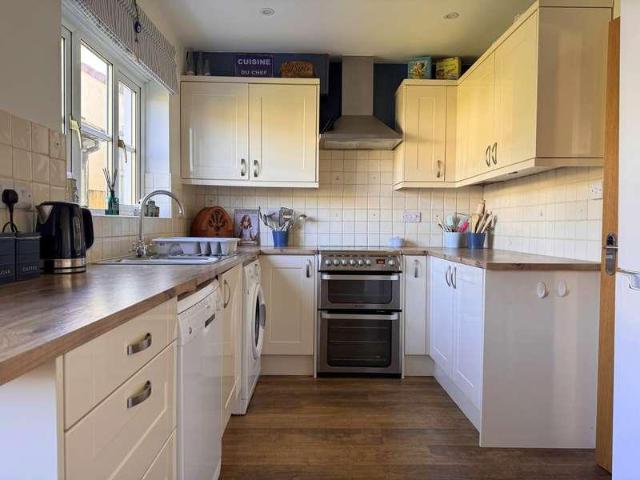 4 bed house for sale