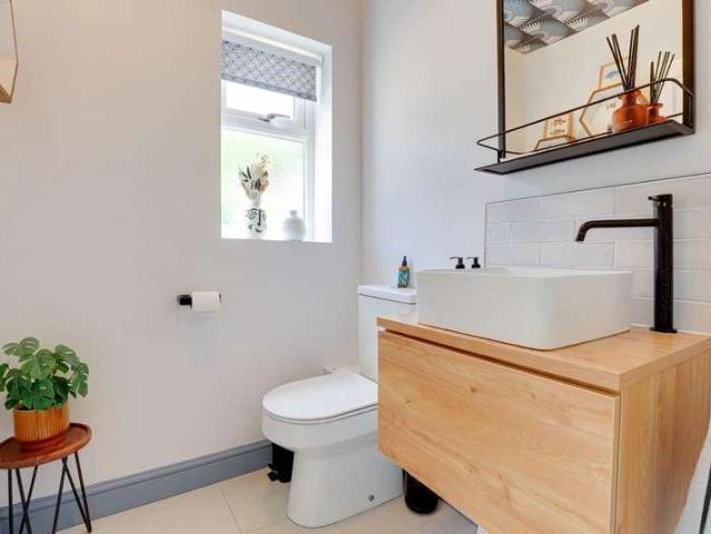 4 bed house for sale