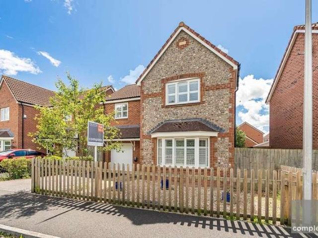 4 bed house for sale