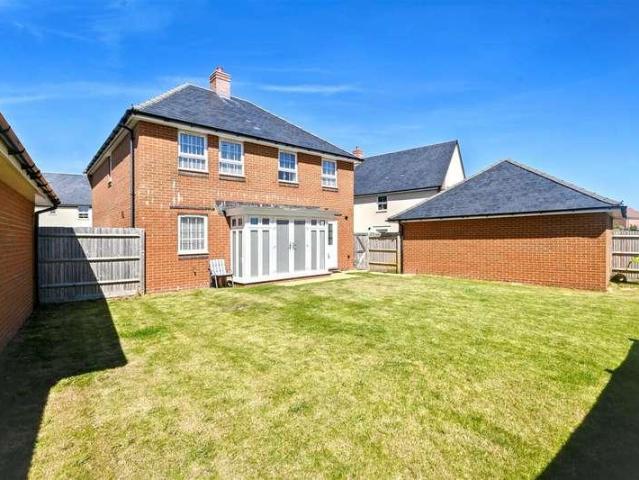 4 bed house for sale