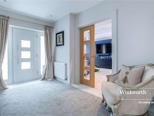 4 bed house for sale