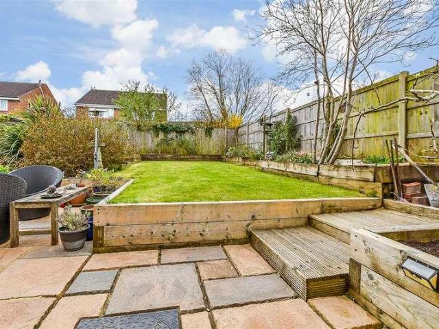 4 bed house for sale
