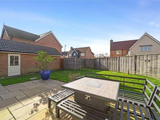 4 bed house for sale
