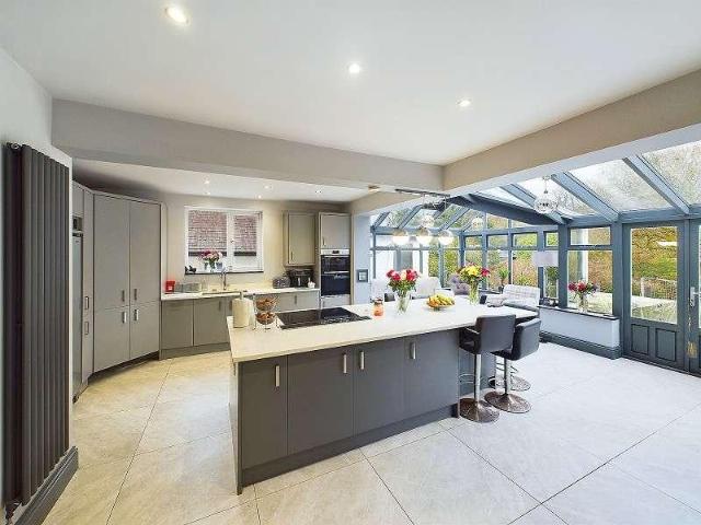 4 bed house for sale