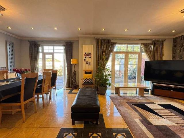 4 bed house for sale