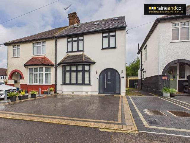 4 bed house for sale