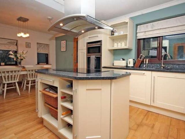 4 bed house for sale