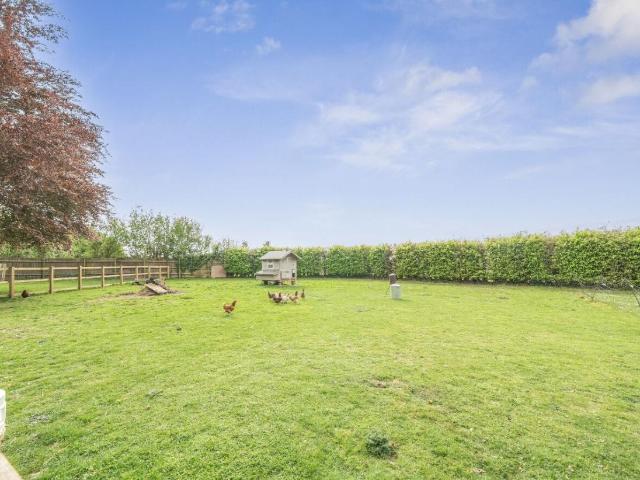 4 bed house for sale