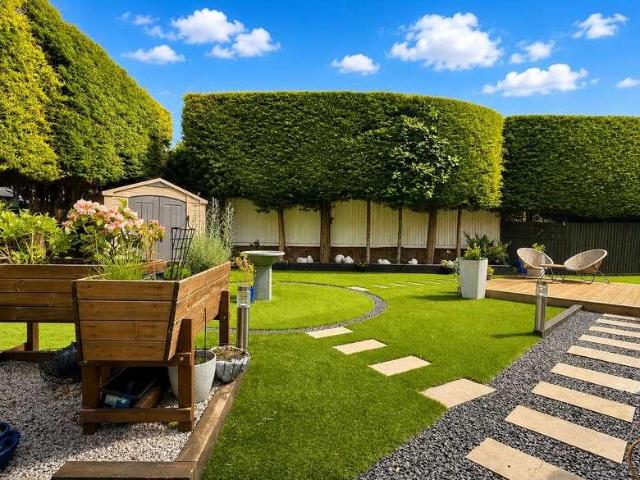 4 bed house for sale
