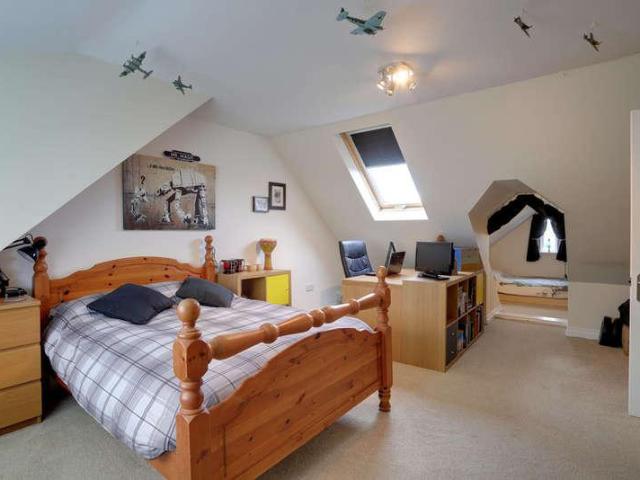 4 bed house for sale