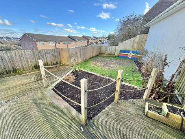4 bed house for sale