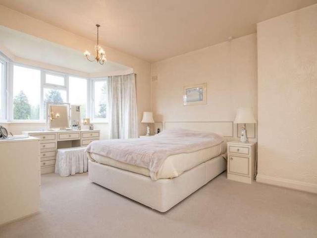 4 bed house for sale