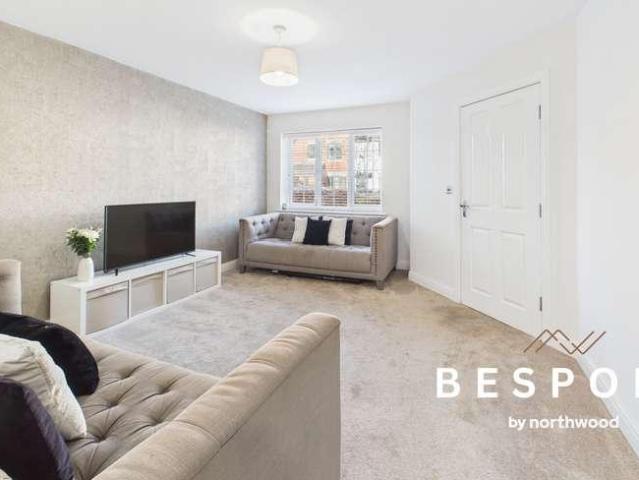 4 bed house for sale