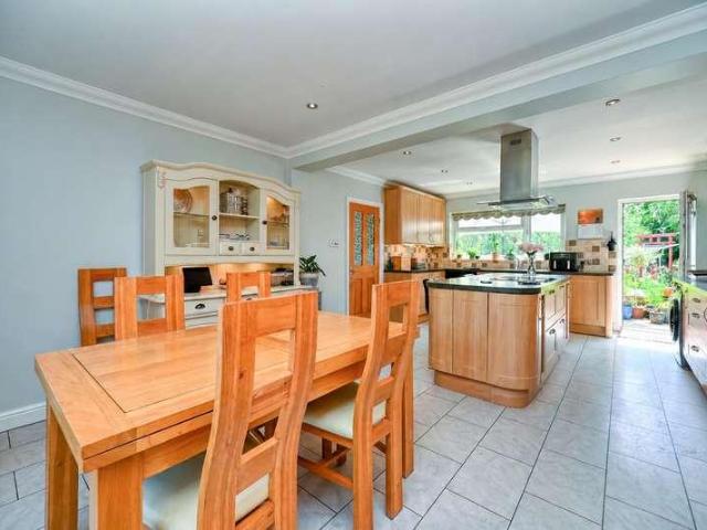 4 bed house for sale
