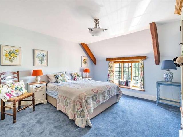 4 bed house for sale