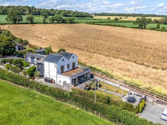 4 bed house for sale