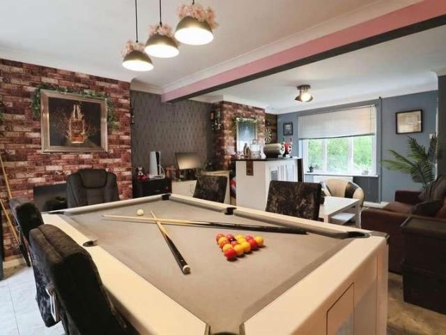 4 bed house for sale