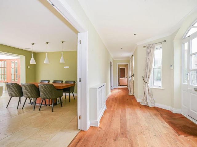 4 bed house for sale