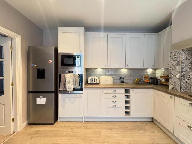 4 bed house for sale