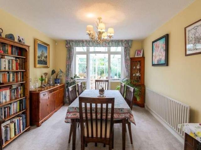 4 bed house for sale