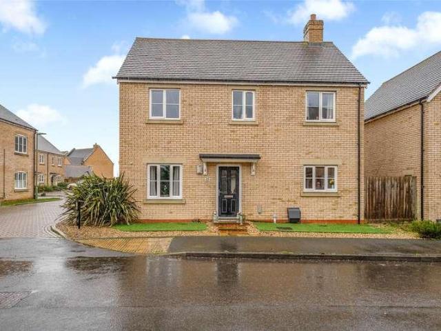 4 bed house for sale