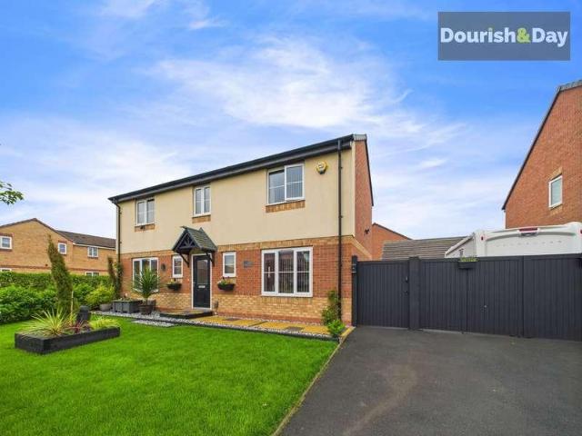 4 bed house for sale