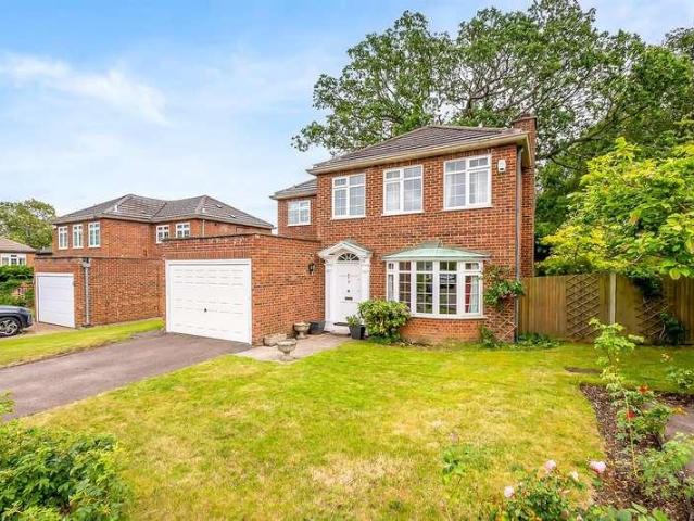 4 bed house for sale