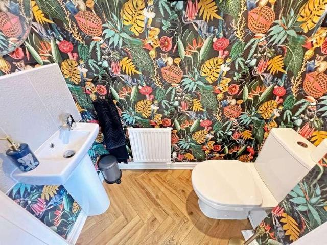 4 bed house for sale