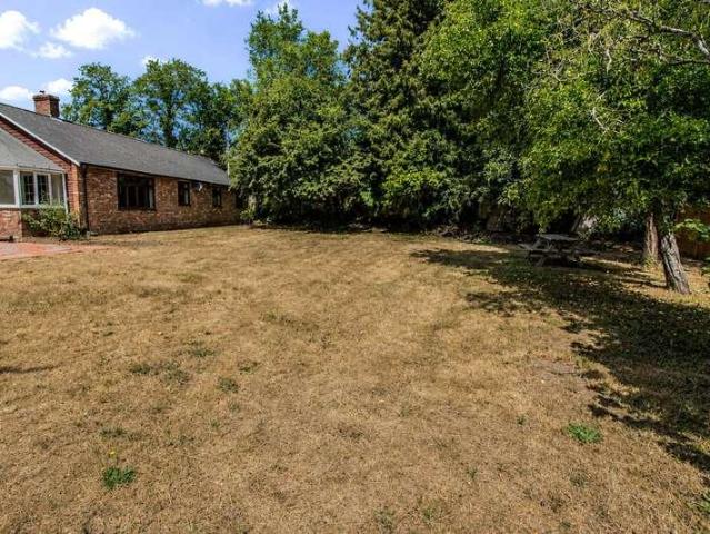 4 bed house for sale