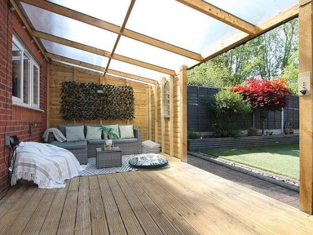 4 bed house for sale