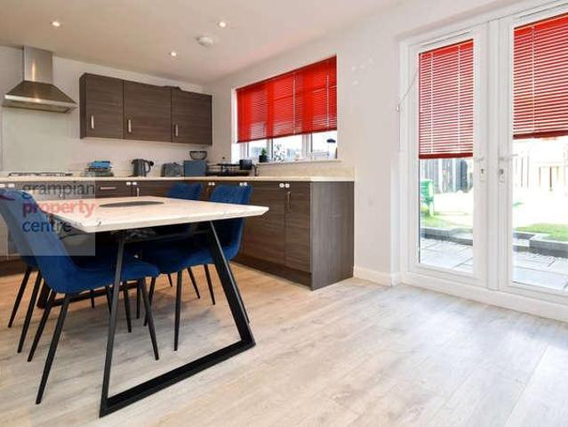 4 bed house for sale