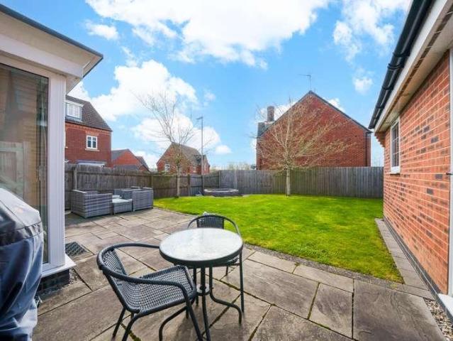 4 bed house for sale
