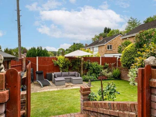 4 bed house for sale