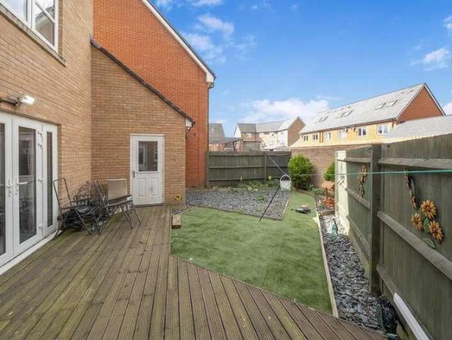4 bed house for sale